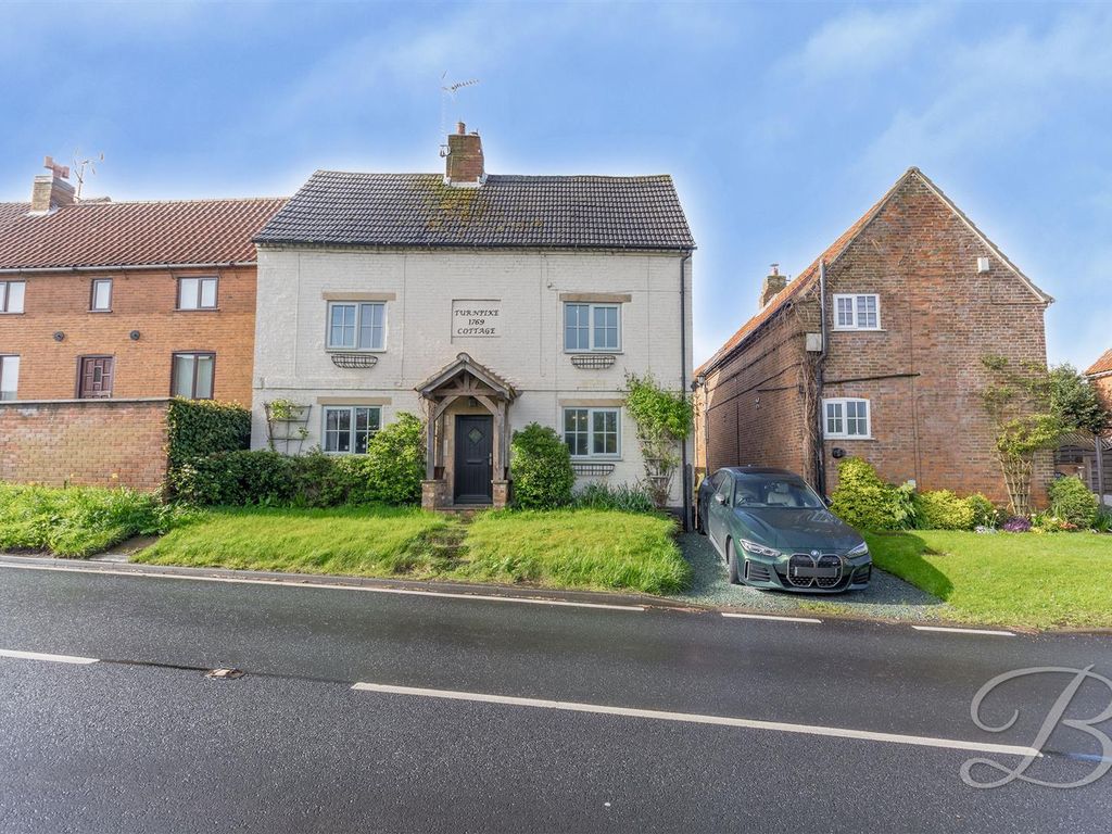 5 bed detached house for sale in Newark Road, Wellow, Newark NG22, £ ...