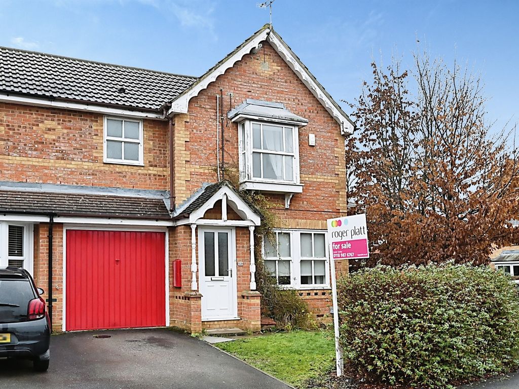 3 Bed Semi Detached House For Sale In Jay Close Lower Earley Reading
