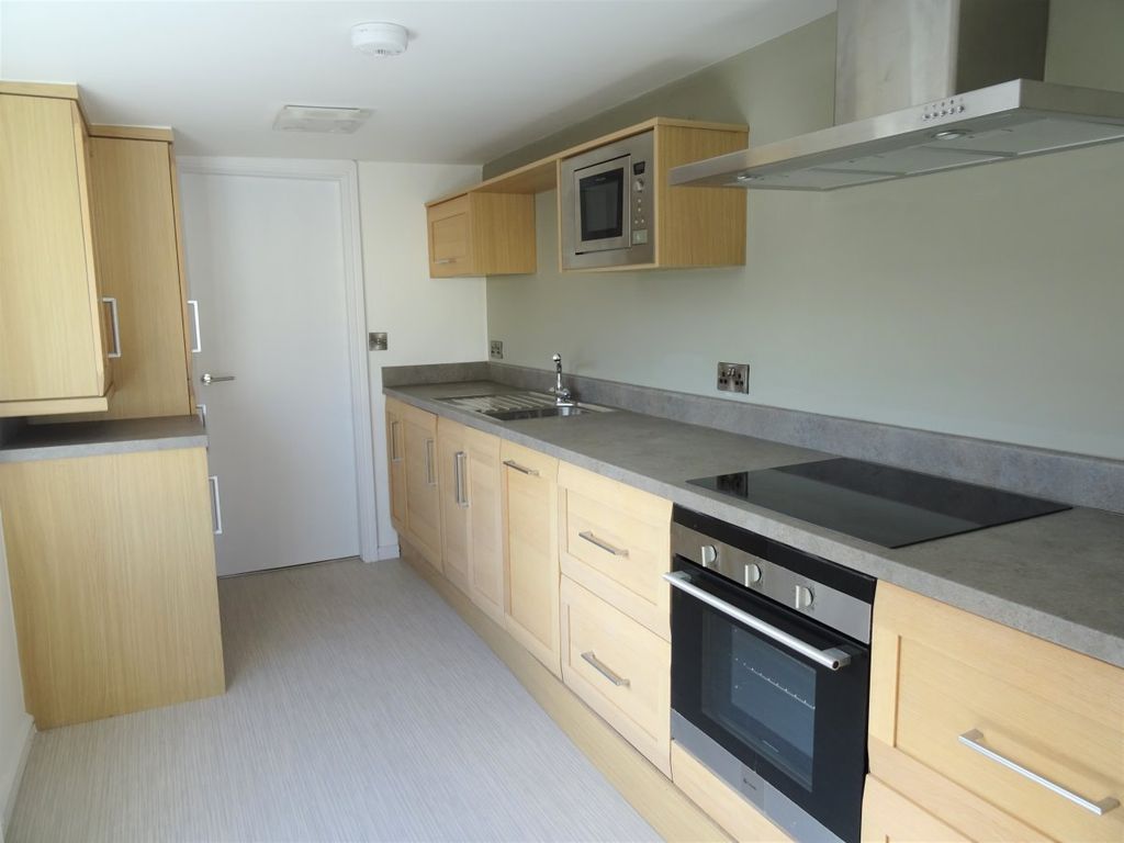 1 bed flat to rent in Cheapside, Wakefield WF1, £650 pcm - Zoopla