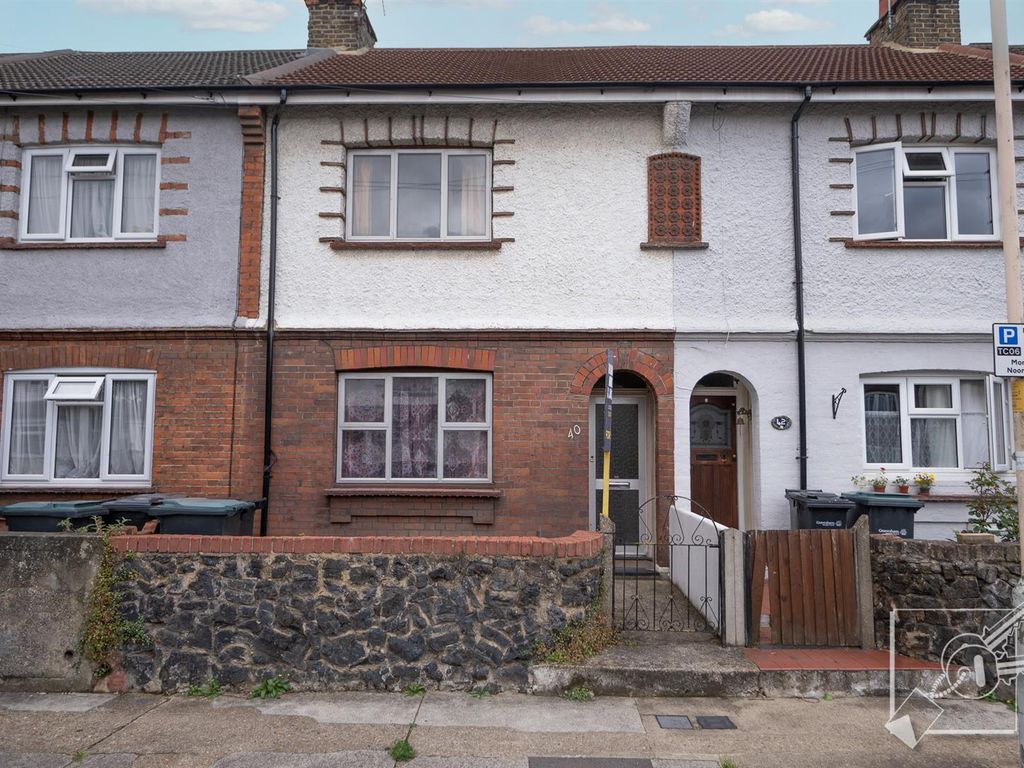 2 bed property for sale in Mayfield Road, Gravesend DA11, £225,000 - Zoopla