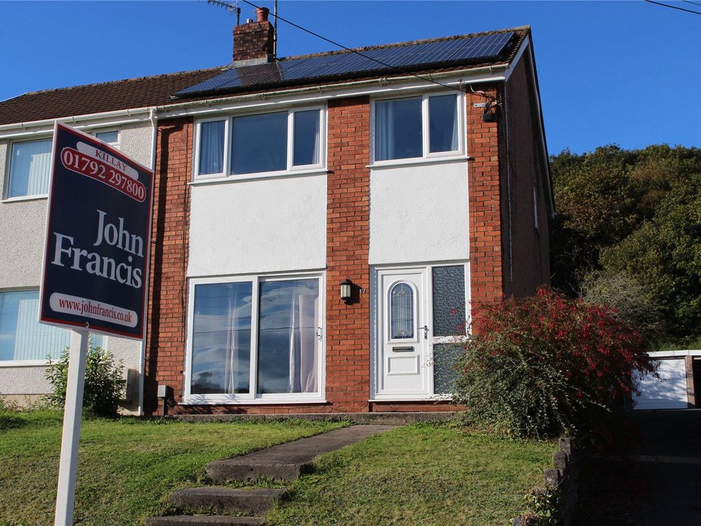 3 bed semi-detached house for sale in Walters Row, Dunvant, Abertawe ...