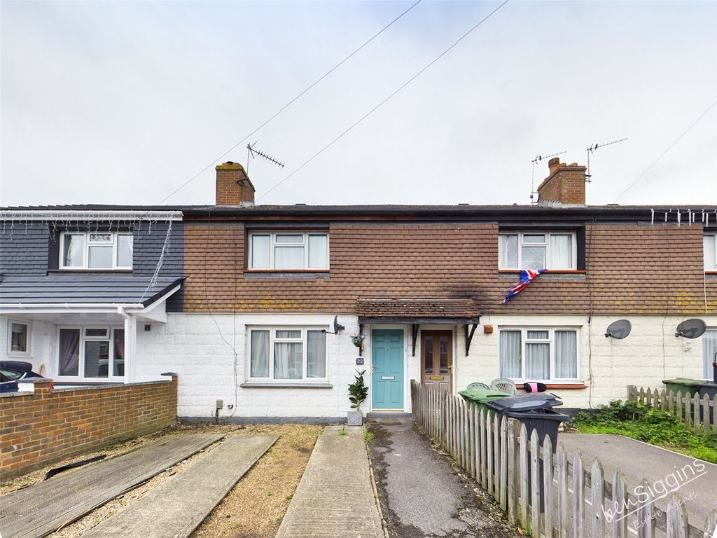 3 bed terraced house for sale in Camp Way, Maidstone, Kent ME15 - Zoopla