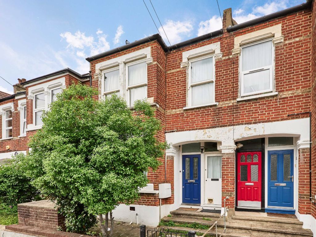 2 bed flat for sale in Sellincourt Road, London SW17 - Zoopla