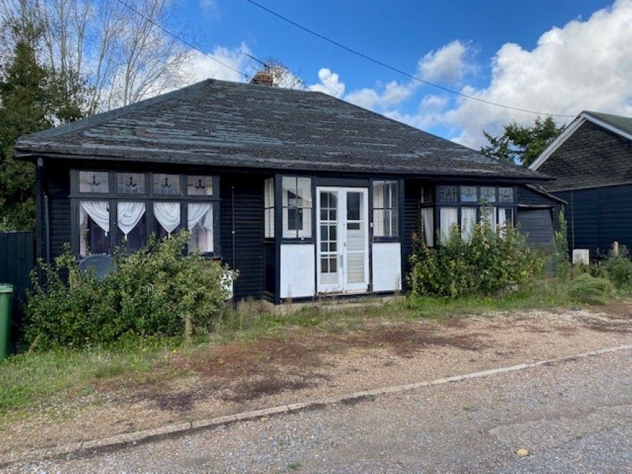2 bed detached bungalow for sale in 25 Crow Hall Estate, Downham Market ...