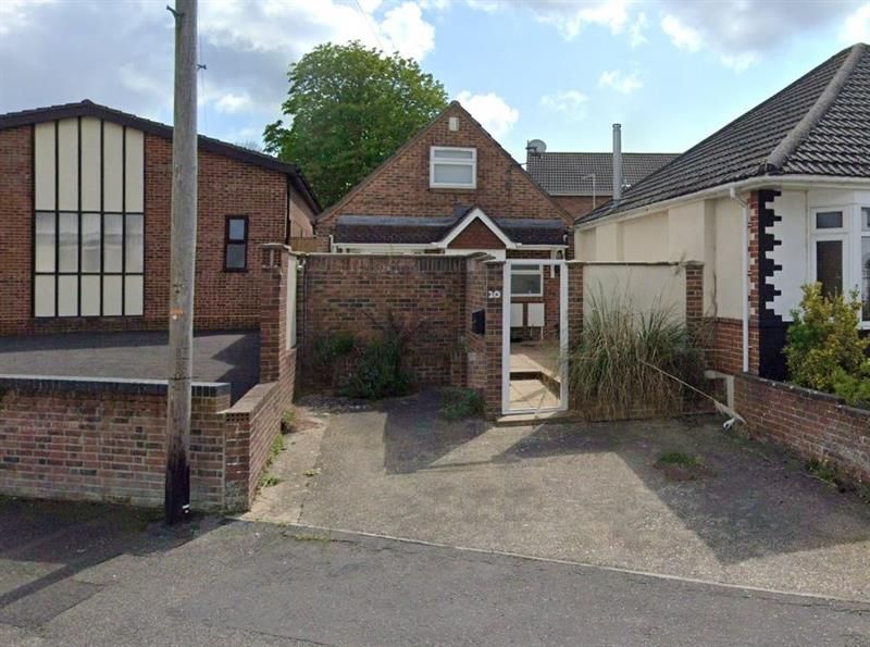 2 bed property to rent in Howeth Road, Bournemouth BH10 - Zoopla