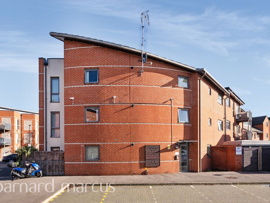 1 bed flat for sale in Lewin Terrace, Bedfont, Feltham TW14, £210,000 ...