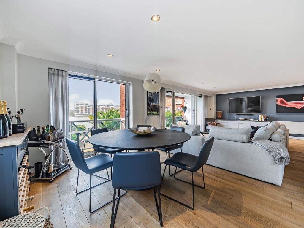 2 bed flat for sale in William Morris Way, London SW6, £950,000 - Zoopla