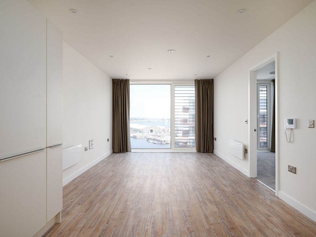 1 bed flat to rent in The Kell, Gillingham Gate Road, Gillingham ME4, £ ...