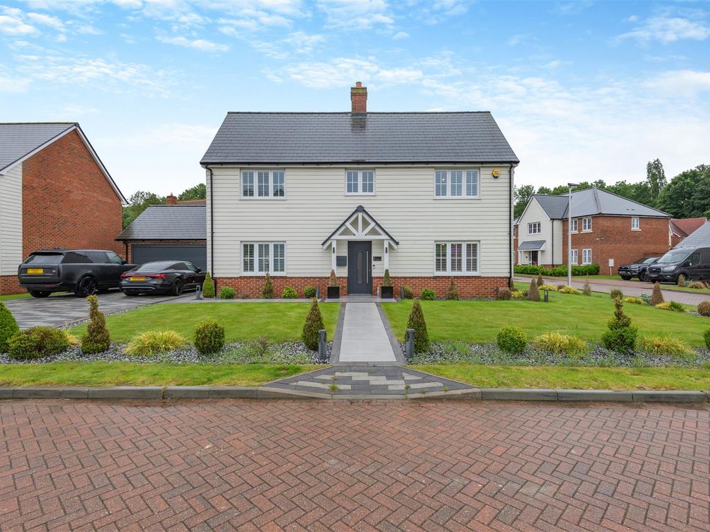 4 bed detached house for sale in Brickmakers Way, Hempstead, Gillingham ...