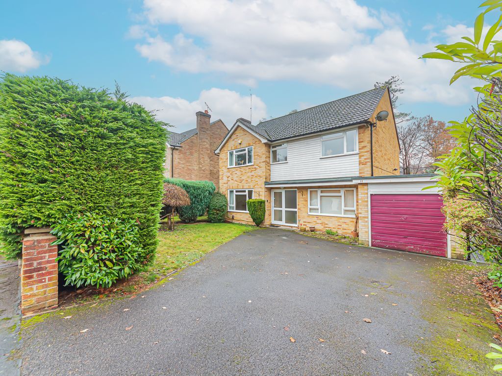 4 bed detached house to rent in Highbury Crescent, Camberley GU15, £ ...