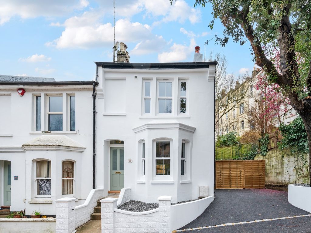4 bed property to rent in Talbot Terrace, Lewes BN7 - Zoopla