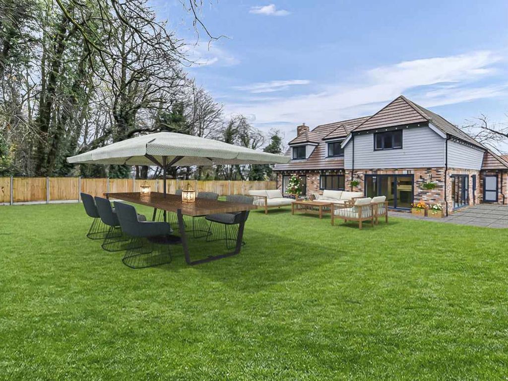 4 Bed Detached House For Sale In Edwin Road Rainham Kent Me8 £