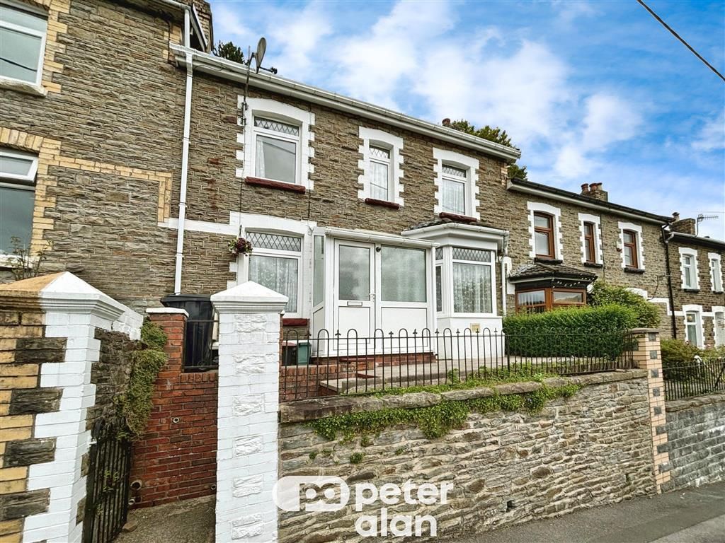 3 bed terraced house to rent in Graig View Terrace, Brynithel ...