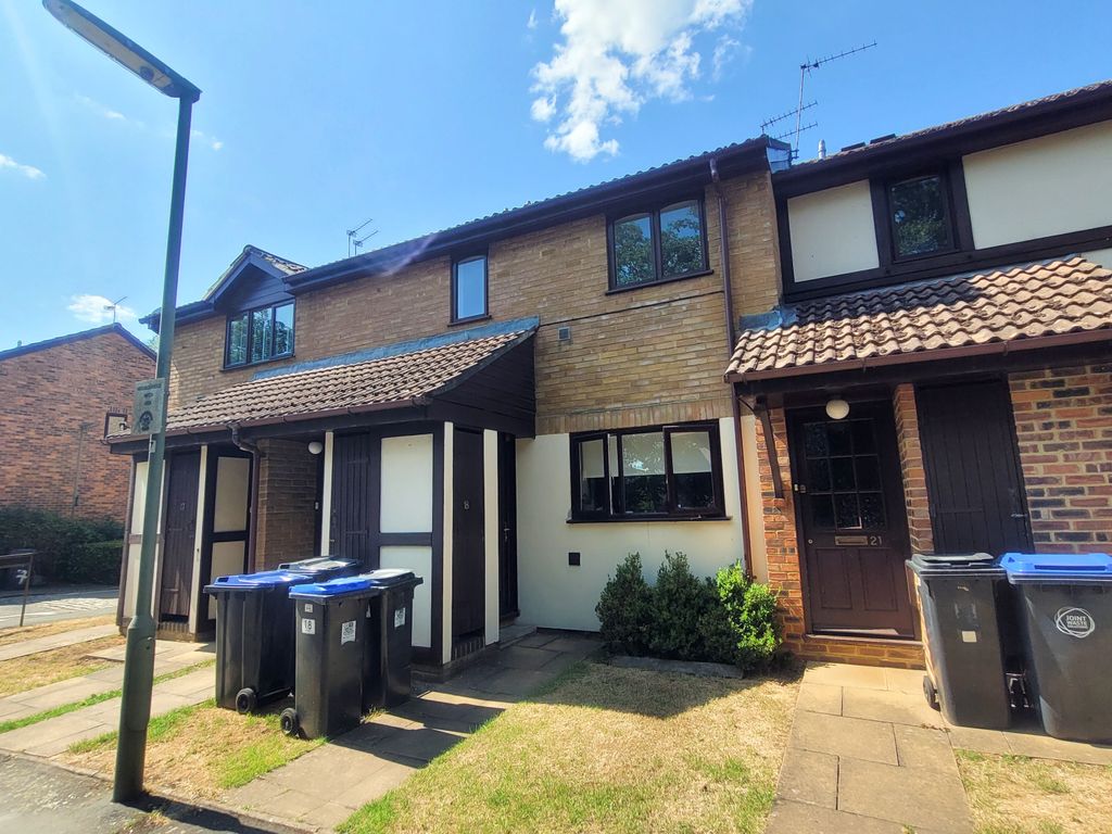 1 bed maisonette for sale in Briar Walk, West Byfleet KT14 - Zoopla