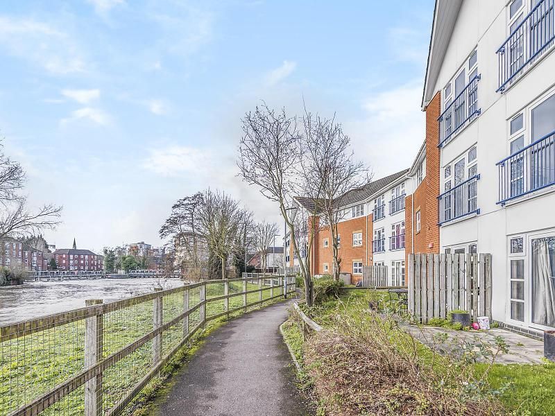2 bed flat for sale in Kennet Walk, Reading RG1 - Zoopla