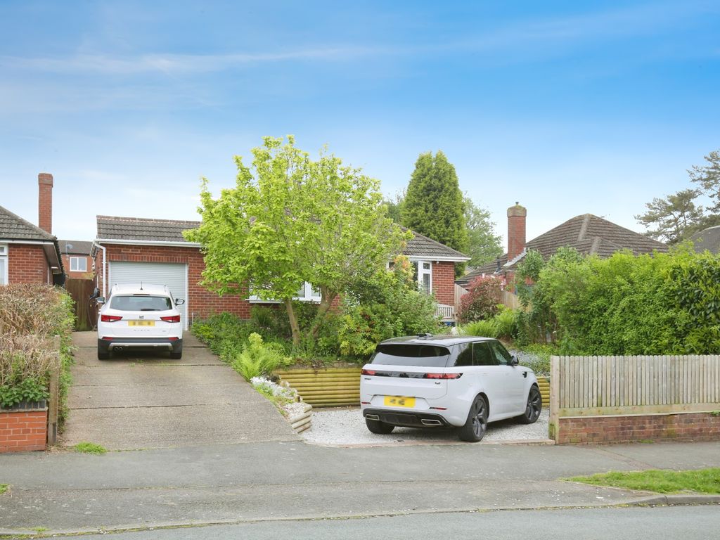 3 Bed Detached Bungalow For Sale In Ingram Pit Lane Amington Tamworth