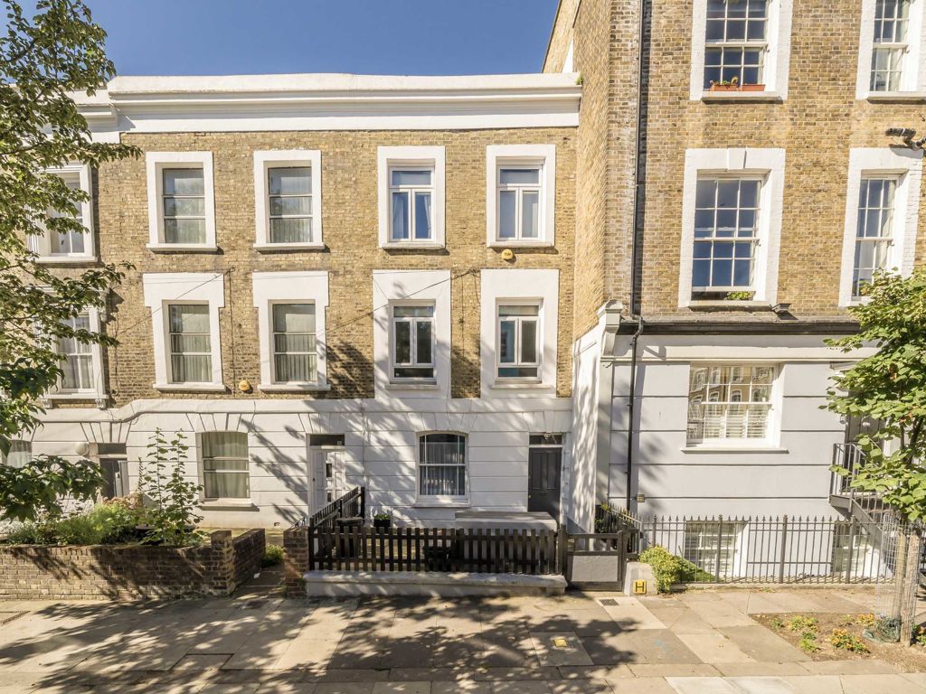 3 bed flat to rent in Axminster Road, London N7, £3,198 pcm - Zoopla