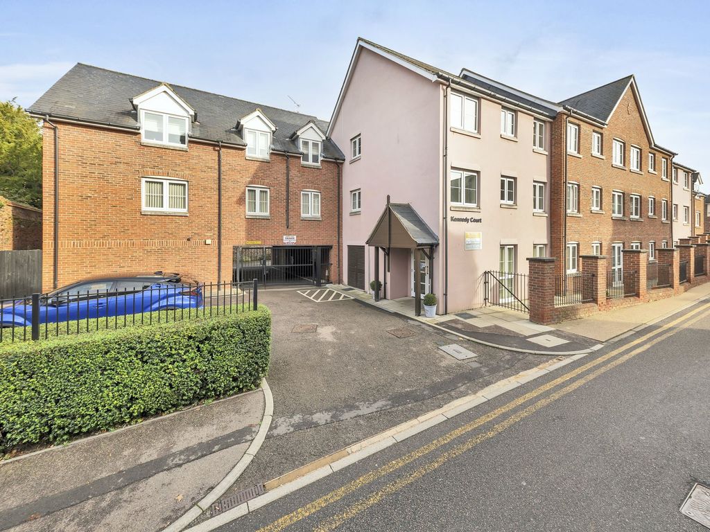 1 bed flat to rent in Fish Hill, Kennedy Court Fish Hill SG8, £800 pcm ...