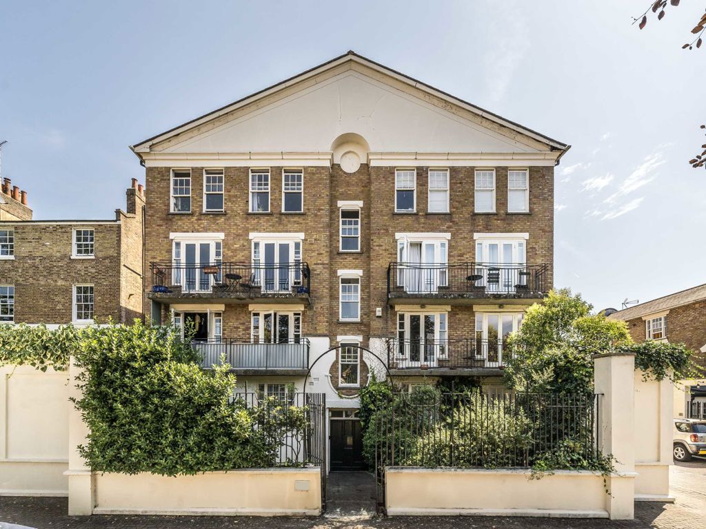 2 bed flat for sale in Sutton Square, Urswick Road, London E9, £595,000 - Zoopla