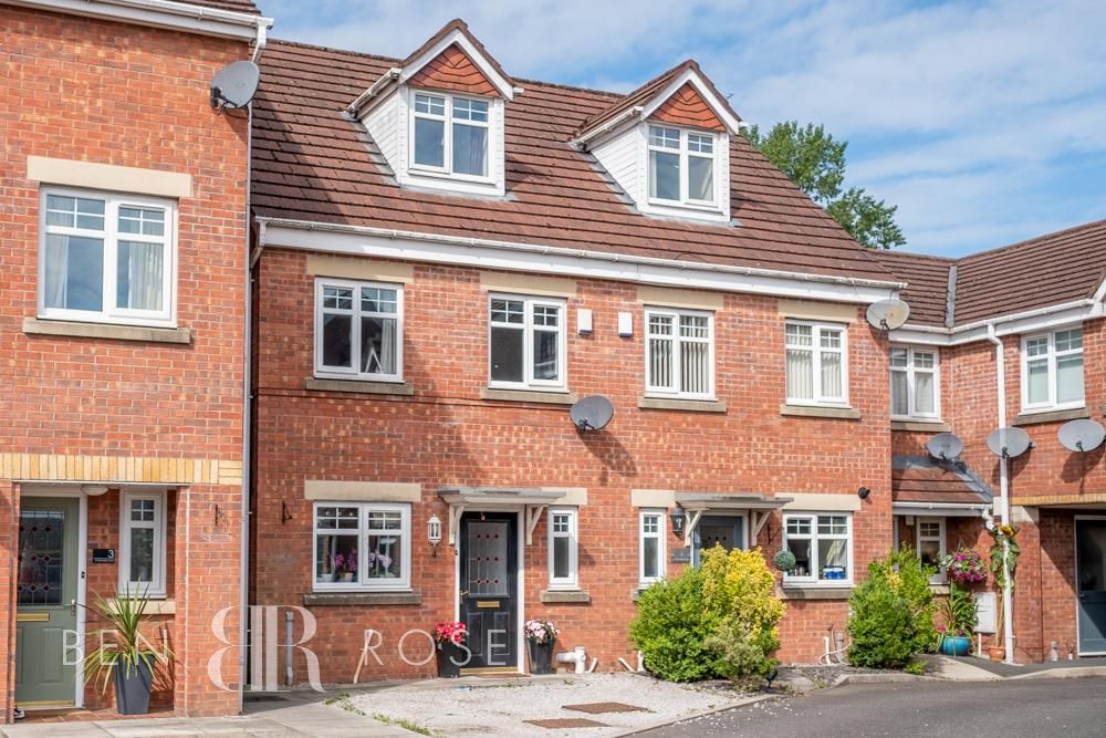 4 Bed Semi Detached House For Sale In St Oswalds Court Coppull