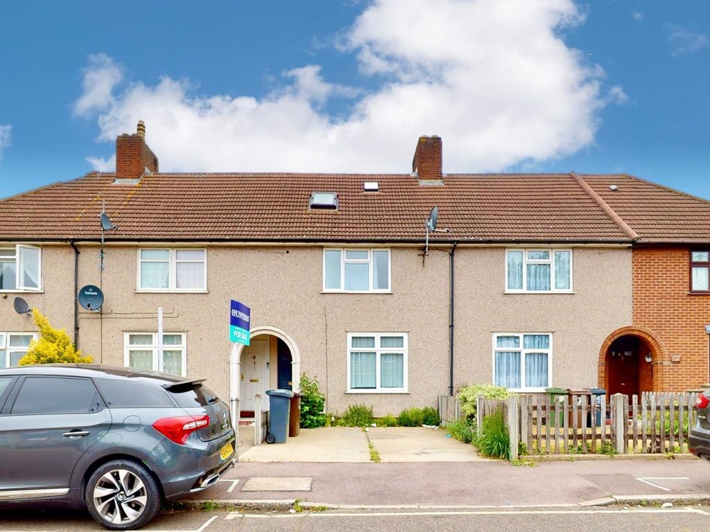 3 Bed Terraced House For Sale In Campsey Road Dagenham Rm9 £400 000