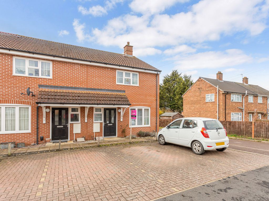 2 bed terraced house for sale in Haddows Close, Cambridge CB24 - Zoopla