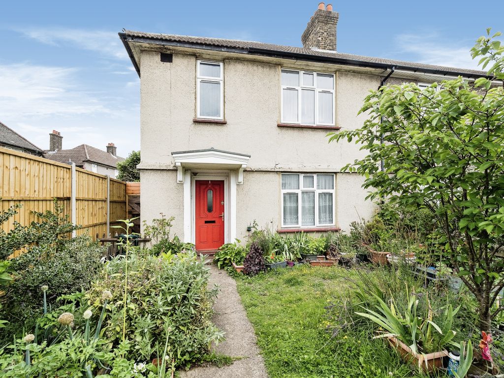 3 Bed End Terrace House For Sale In Tudor Road Barking Ig11 £425 000