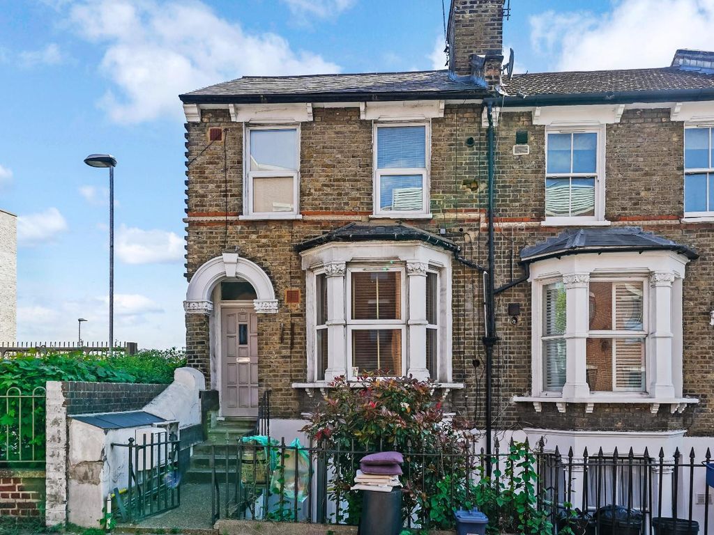 2 bed flat to rent in Kenworthy Road, London E9, £1,750 pcm - Zoopla
