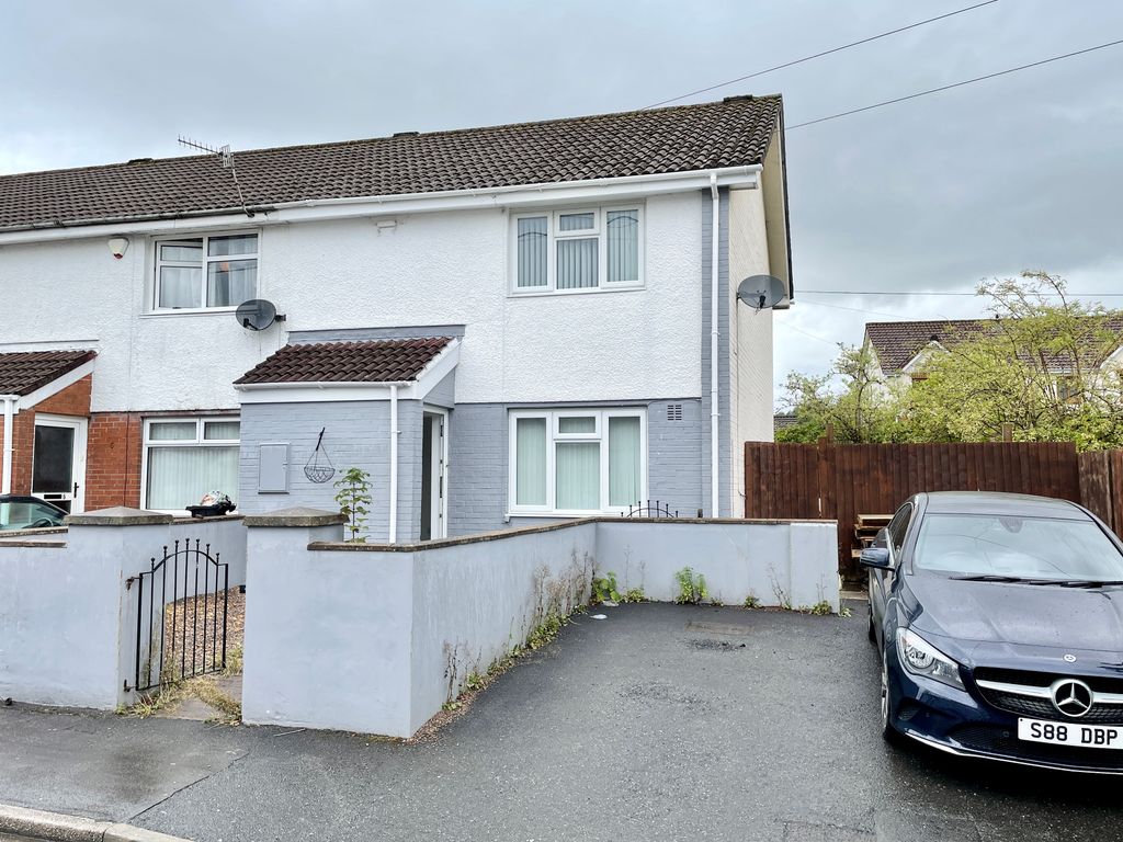 2 Bed End Terrace House For Sale In Castle Street Pentrebach Merthyr