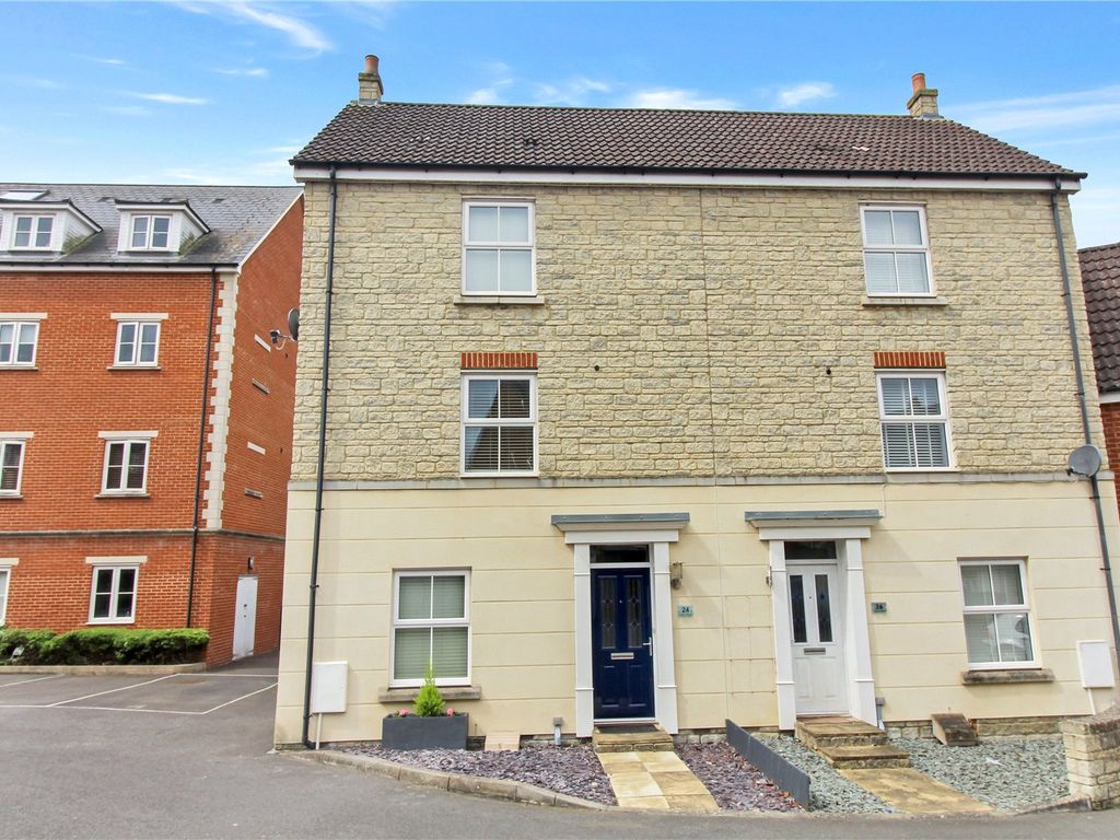 3 Bed End Terrace House For Sale In Dyson Road Swindon Wiltshire Sn25