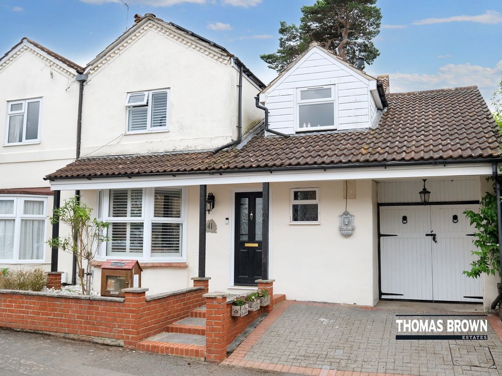 4 bed semi-detached house for sale in Derry Downs, Orpington BR5, £ ...