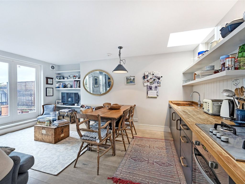 2 bed flat to rent in Hammersmith Grove, Hammersmith, Brackenbury ...