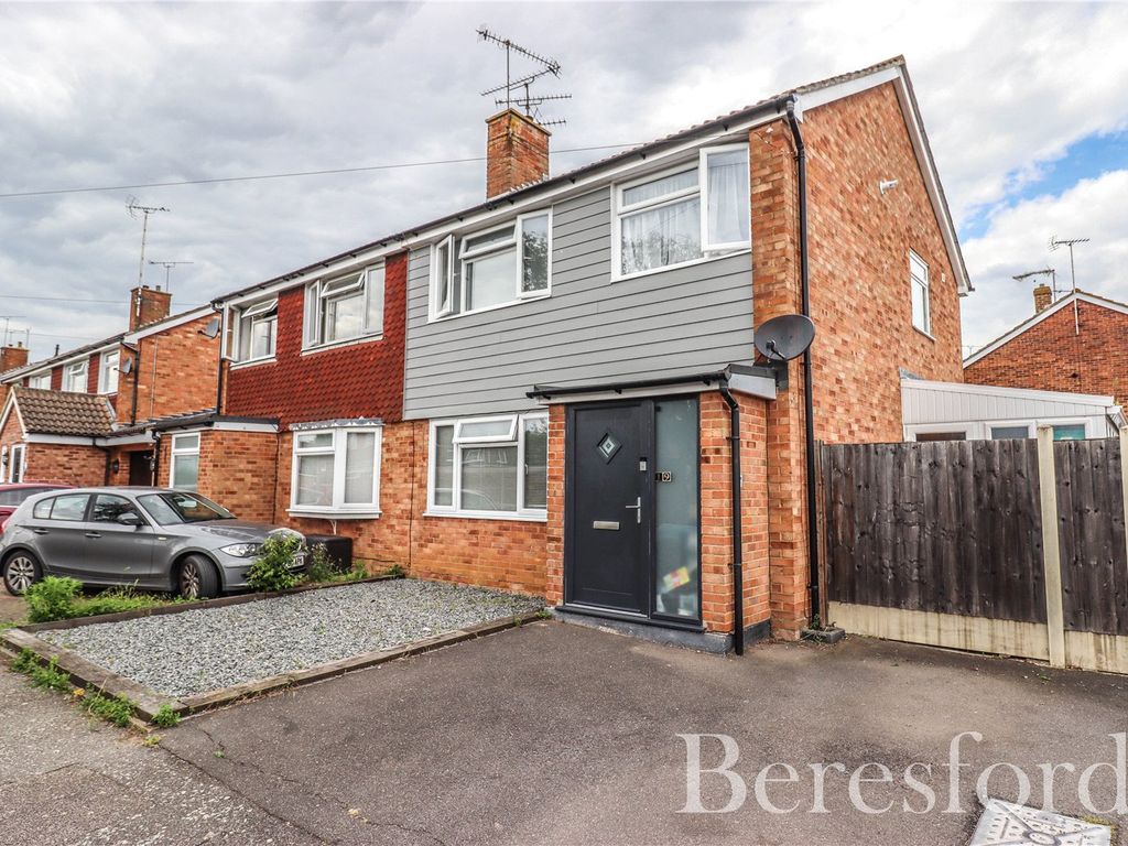 3 Bed Semi Detached House For Sale In Wordsworth Avenue Maldon Cm9 £