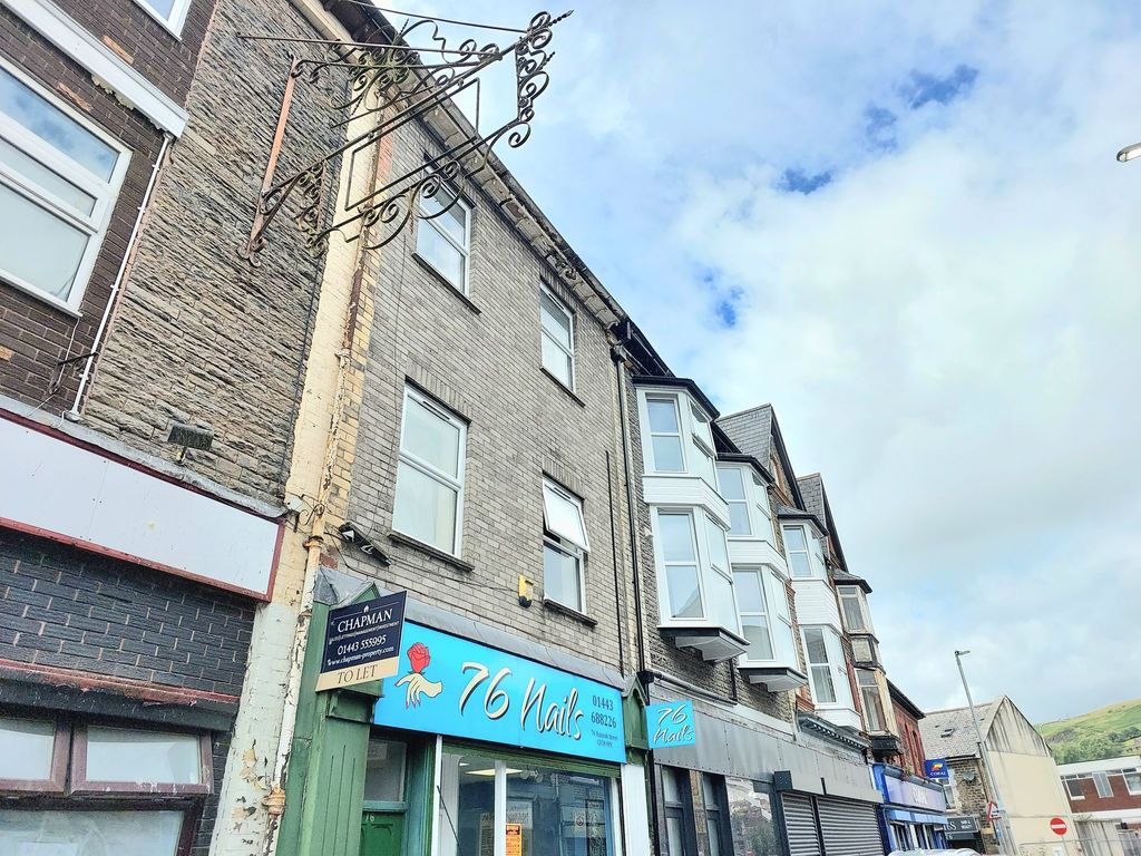 2 bed flat to rent in Hannah Street, Porth CF39, £625 pcm - Zoopla