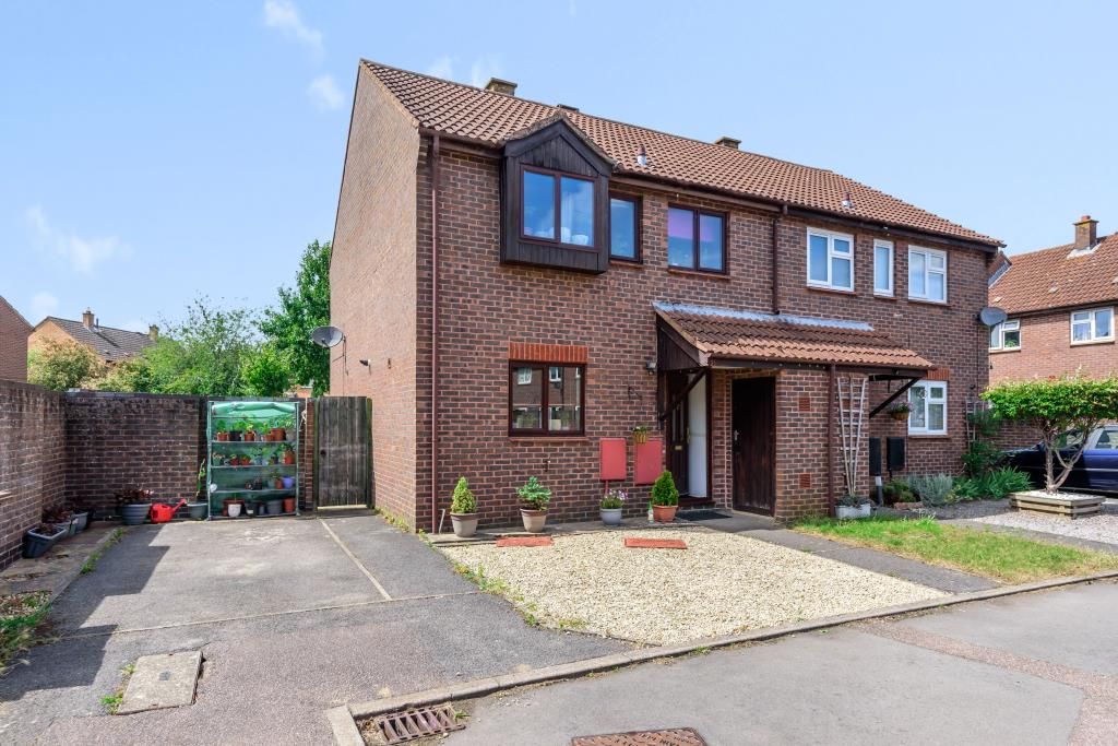 3 bed semi-detached house for sale in Bicester, Oxfordshire OX26 - Zoopla