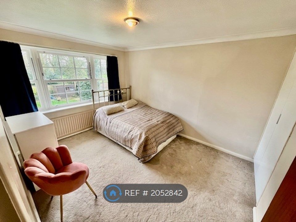 Room to rent in Scott Close, Farnham Common SL2, £750 pcm - Zoopla