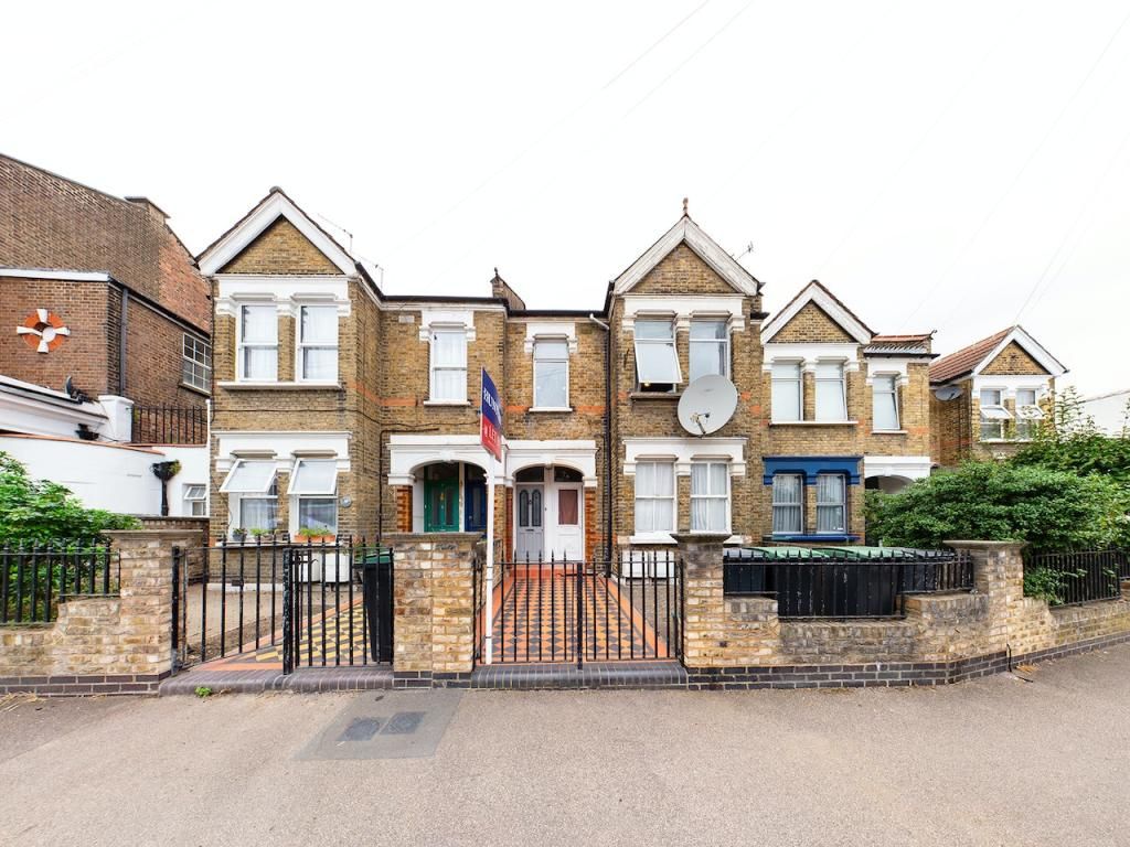 3 bed maisonette to rent in Grove Road, London N15, 5Hj - Zoopla