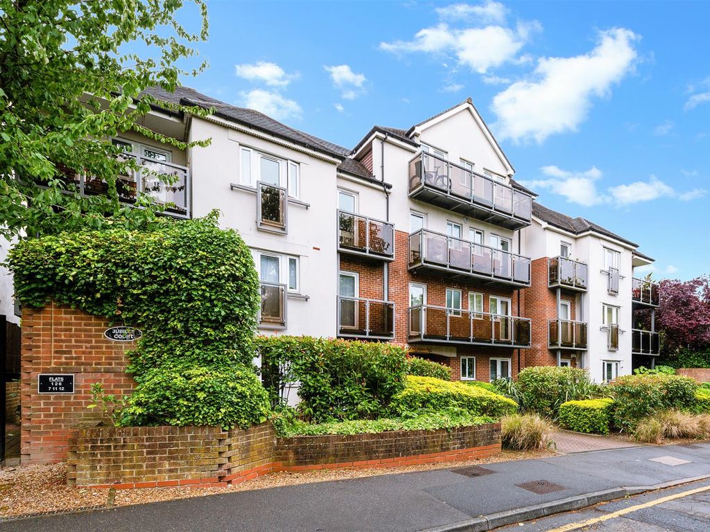 2 bed flat to rent in Eaton Road, Sutton SM2 - Zoopla