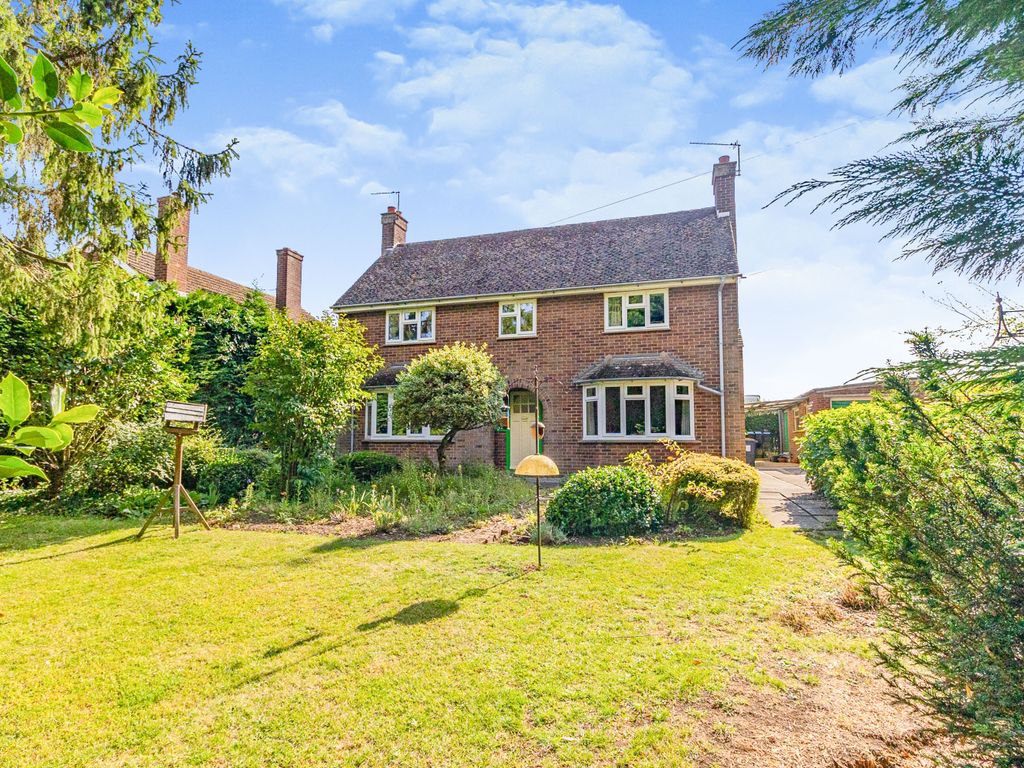 3 Bed Detached House For Sale In High Street Great Barford Bedford