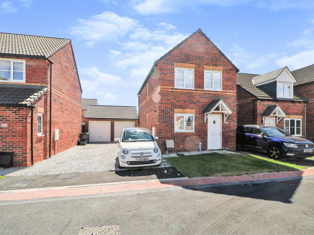 3 bed detached house for sale in Oxford Street, Thorne, Doncaster DN8 ...