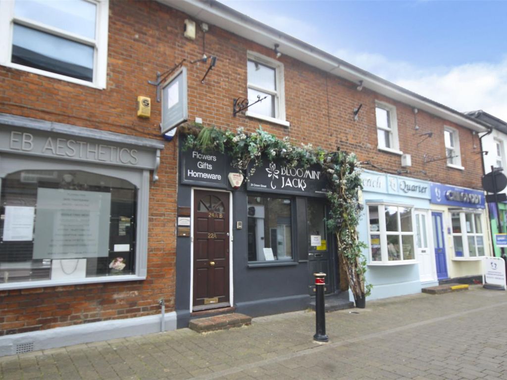 1 bed flat to rent in Crown Street, Brentwood CM14, £1,200 pcm - Zoopla