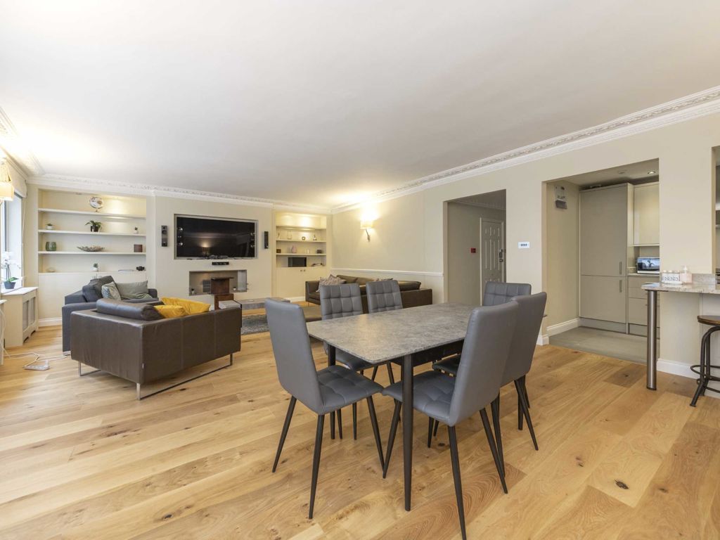 2 bed flat to rent in Crutched Friars, London EC3N, £3,500 pcm - Zoopla