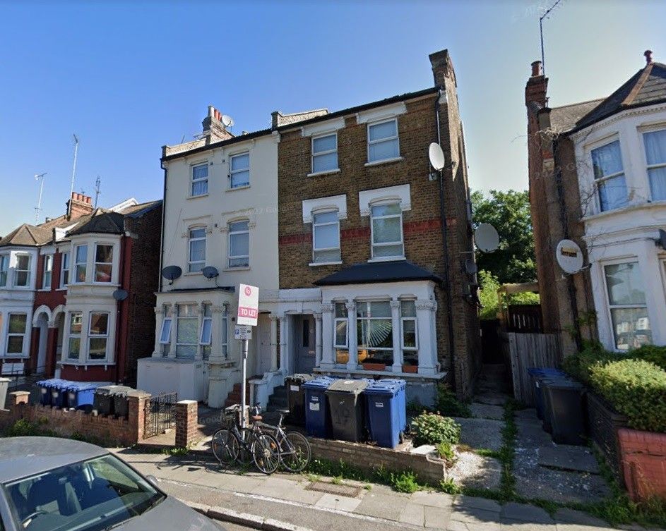 Studio to rent in Dollis Road, London N3, £1,150 pcm - Zoopla
