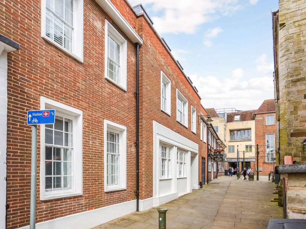 2 bed flat for sale in 16 Market Square, Horsham RH12, £450,000 - Zoopla