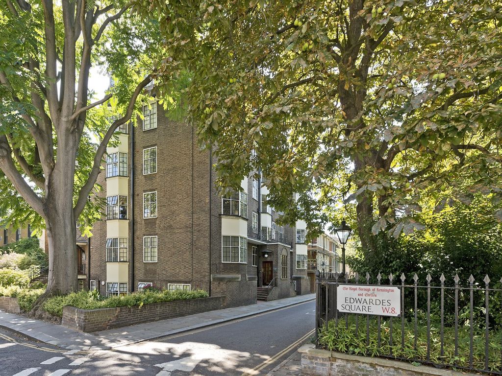 1 bed flat for sale in Pembroke Court, South Edwardes Square W8, £ ...