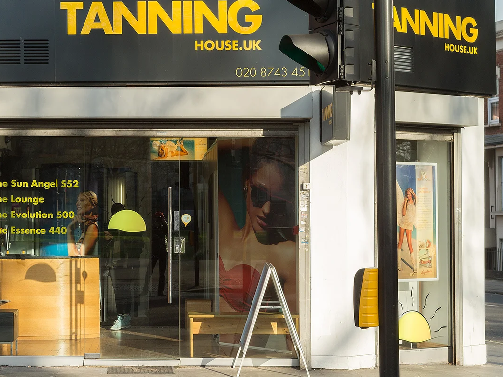 Retail premises to let in Uxbridge Road, London W12, £51,996 pa - Zoopla