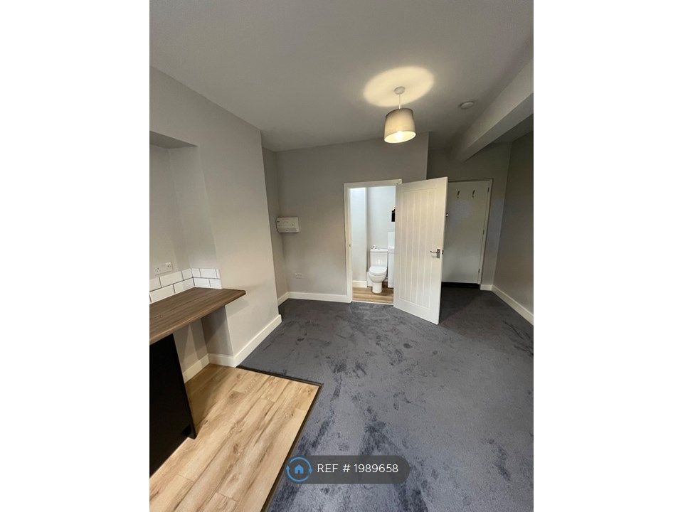 Studio to rent in Nottingham Road, Nottingham NG6, £725 pcm - Zoopla