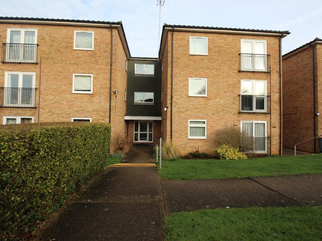 1 bed flat to rent in Chatsworth Court, Stevenage SG2, £1,000 pcm - Zoopla