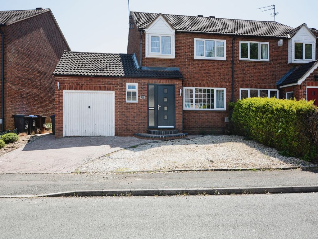3 Bed Semi Detached House For Sale In Skipton Close Northampton Nn4