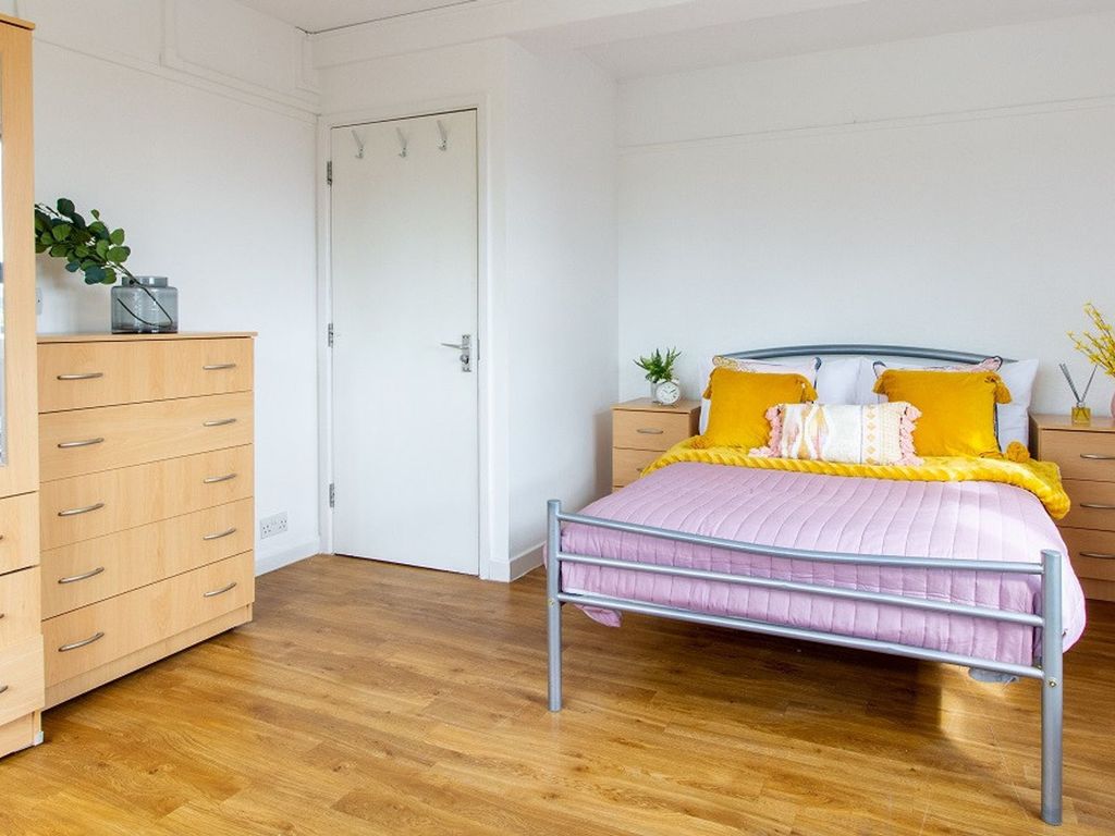 1 bed flat to rent in 101 Landale House, Lower Road, London SE16, £932 ...
